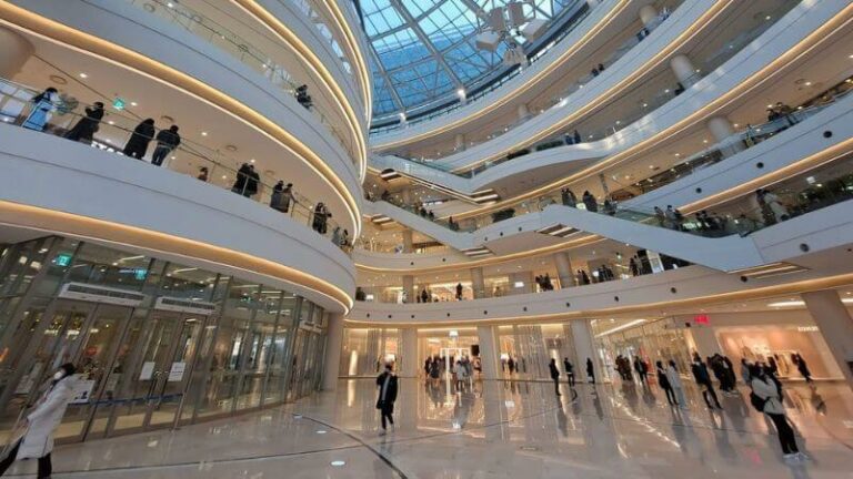 Various Reasons Why Food Courts Are Always Present On The Top Floor Of ...
