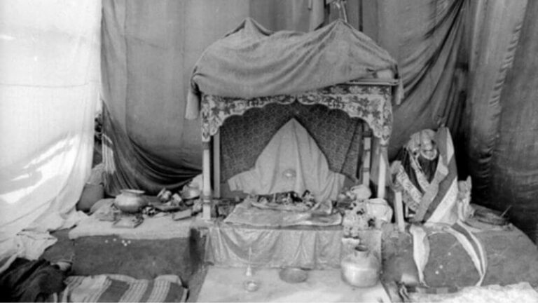 What Happens To The Old Ram Idol Which Appeared Inside Babri Masjid In ...