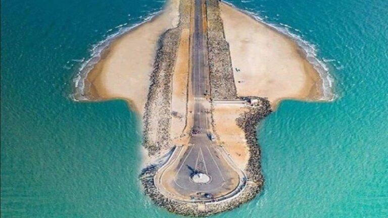 The Story Of Dhanushkodi; A Town Destroyed By Cyclone In 1964