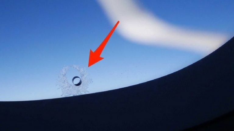 These Are Few Airplane Secrets Are Only Known To Flight Attendants