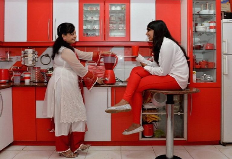 Meet Sevenraj's Red And White Family; They Spend Their Entire Life In ...